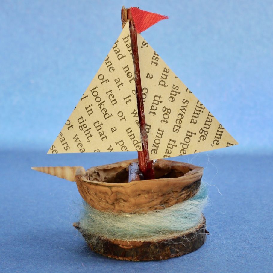 Tiny Walnut Boat | Naturemake
